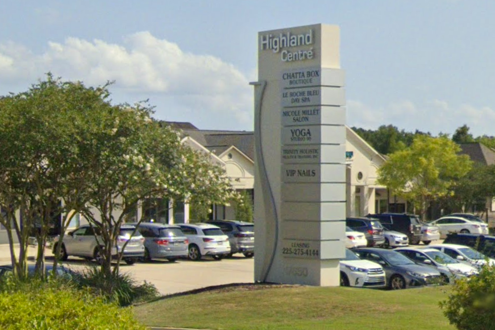 Highland Centré - Thunderbolt Signs